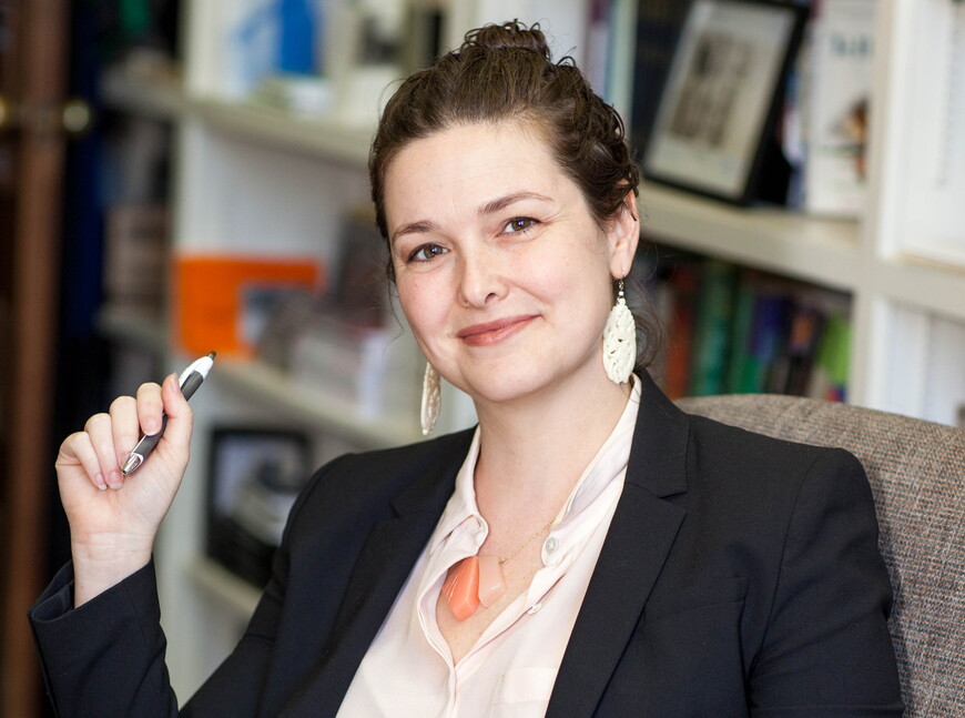 Surgical Assistant Turned English Professor to Discuss How Research ...