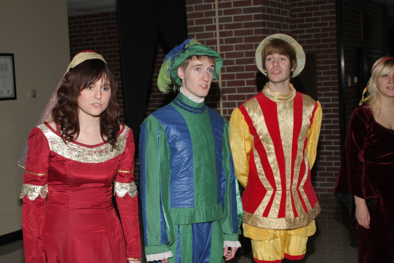 Celebrate the Holidays With Elizabethan Feast Tradition | Nebraska ...